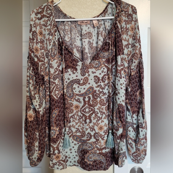 Willow | Tops | Willow Root Floral Patterned Blouse | Poshmark